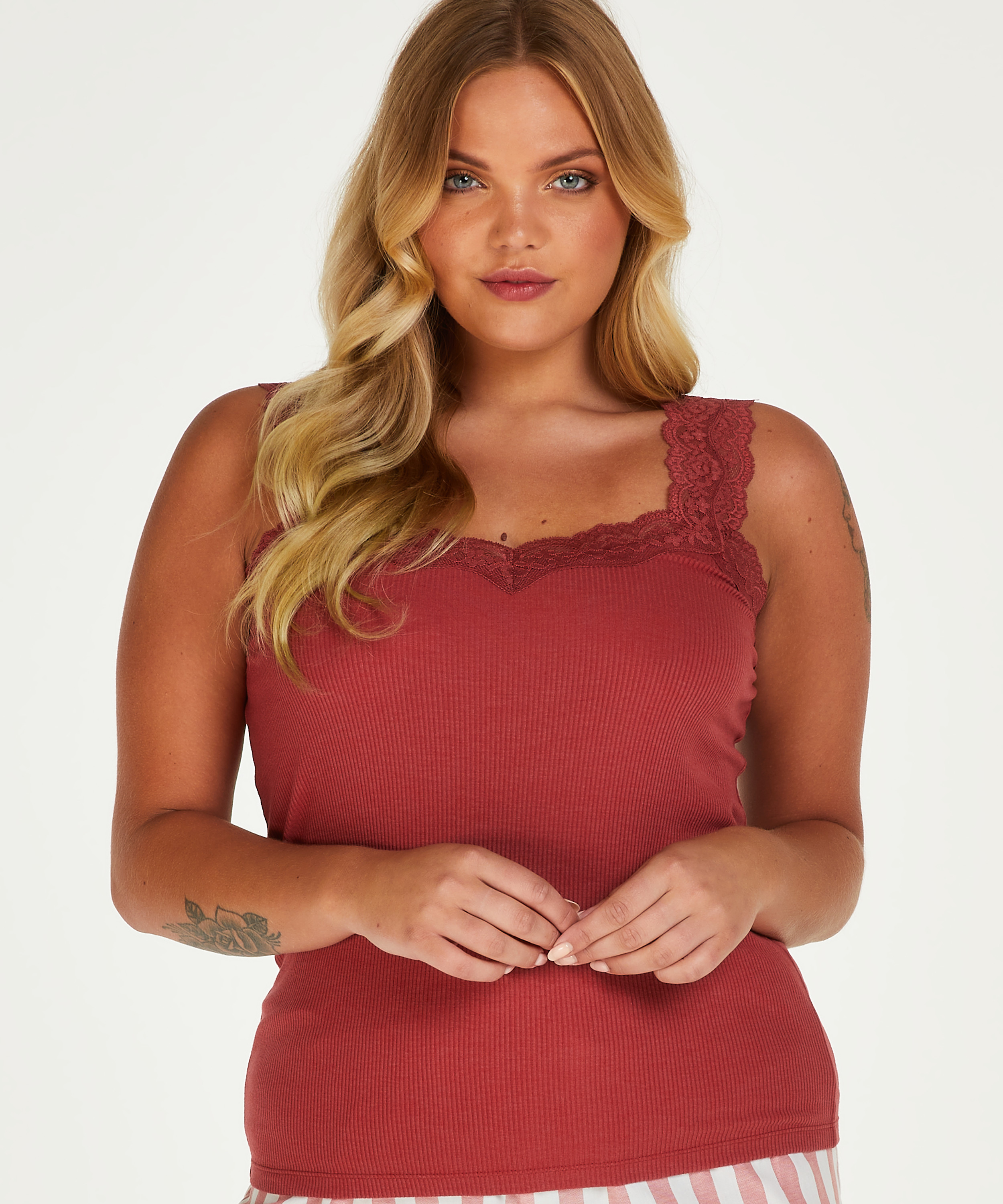 Ribbed Lace Singlet for £17 - Tops - Hunkemöller